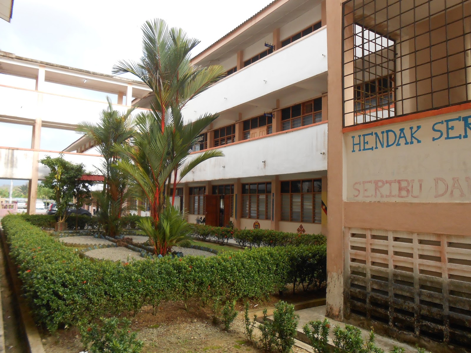 PANORAMA SMK BUKIT BUNGA: SEJARAH SMK BUKIT BUNGA TANAH MERAH KELANTAN