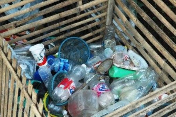 Pembakaran Sampah Plastik Bisa Picu kanker - aktiflab