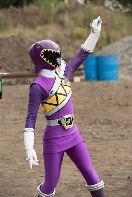 Power Rangers Dino Super Charge | Primeiro episódio, "When Evil Stirs"