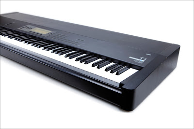 MATRIXSYNTH-B: Korg T1 keyboard workstation SN 004440
