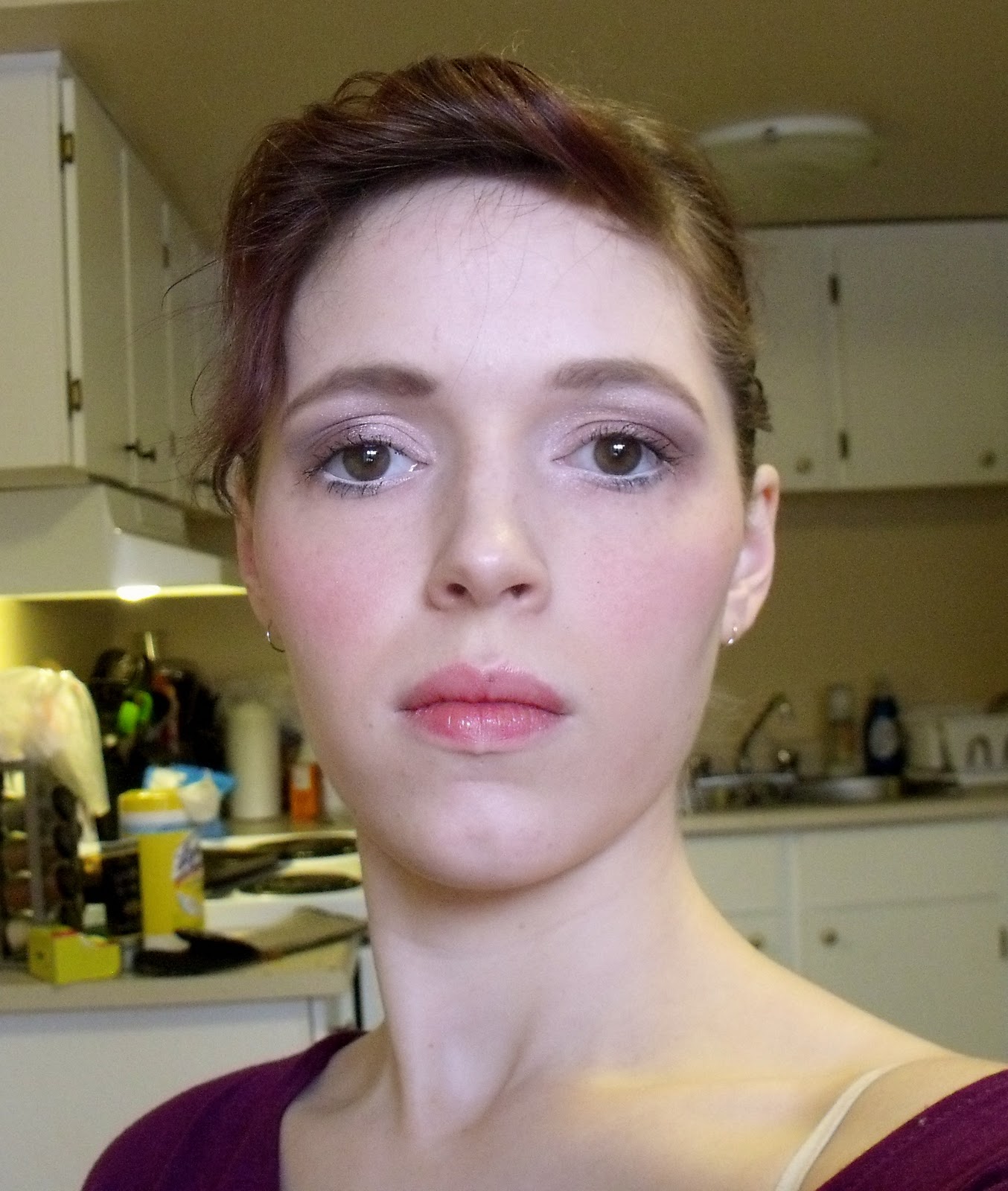 Little Chic Mama: Androgynous Bold Eyebrows, Sexy Girly Makeup