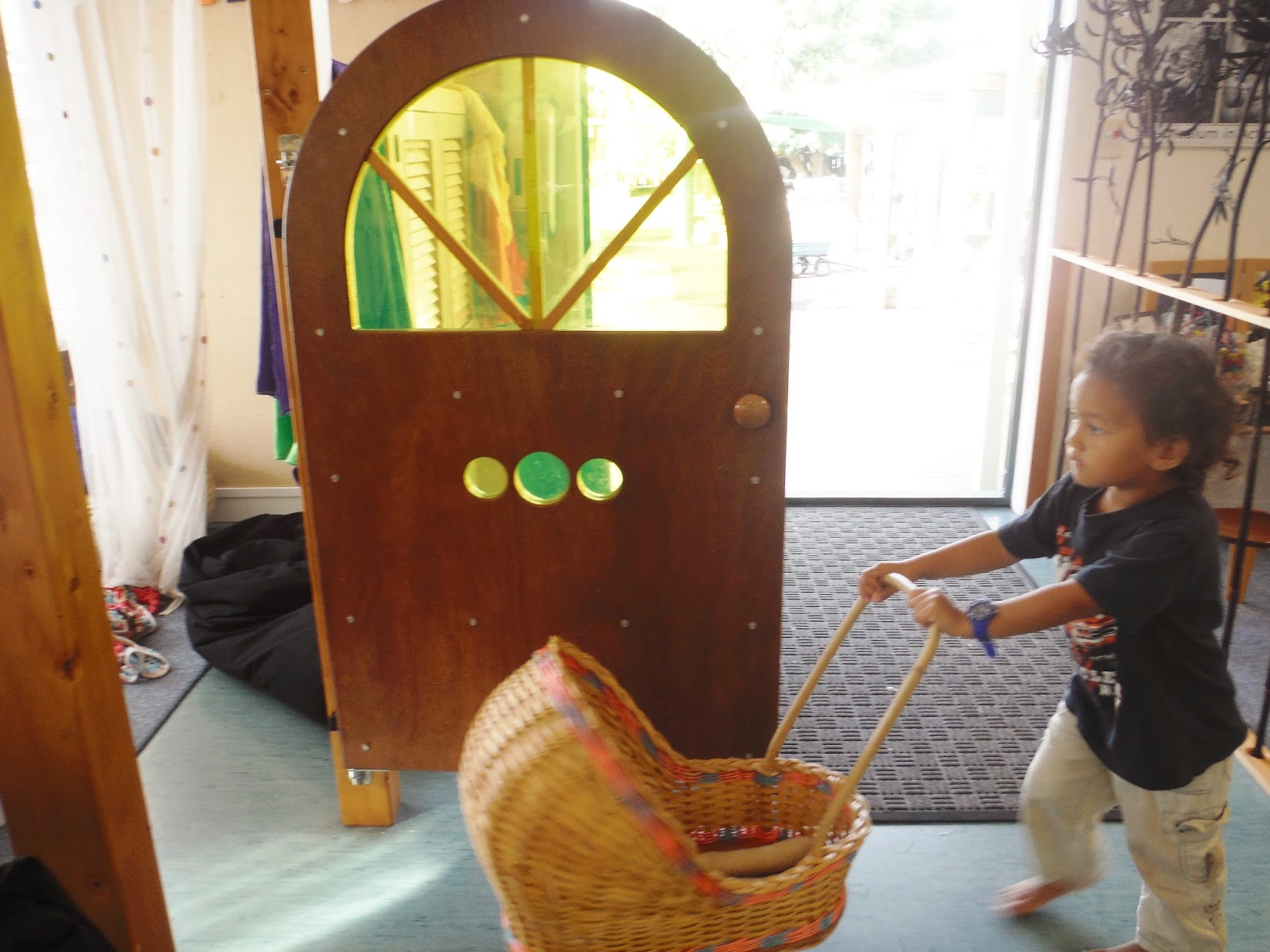 Mairtown Kindergarten: The Wonderful Family Corner