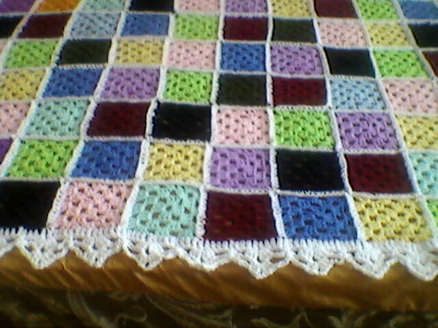 MICILE MELE CREATII: SET PATURA SI PERNITE,CROSETATE,MODEL GRANY