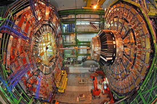 LHC detecta ligação do bóson de Higgs com o quark top