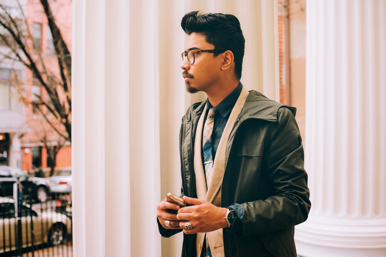 SESSIONS WITH LEE REYES.