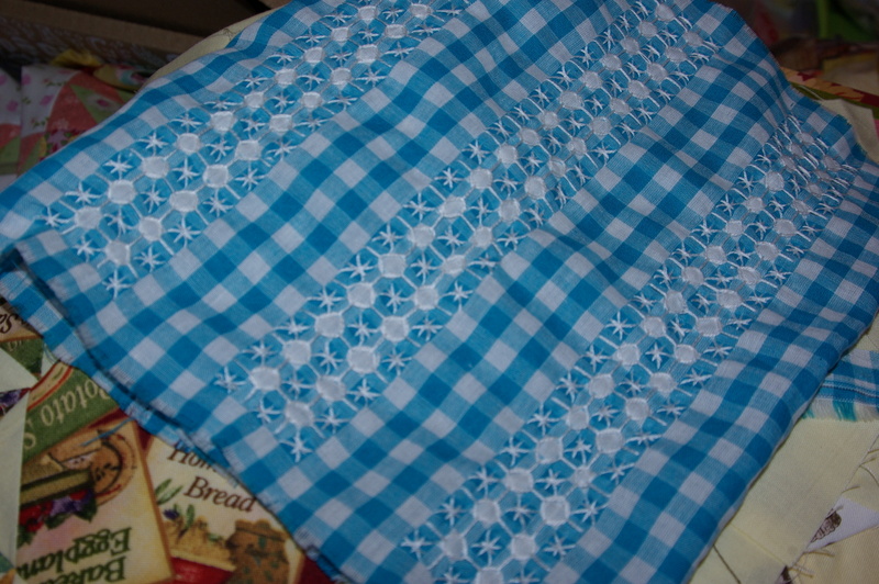 Sane, Crazy, Crumby Quilting: The Sashing of Grandma's Apron Strings