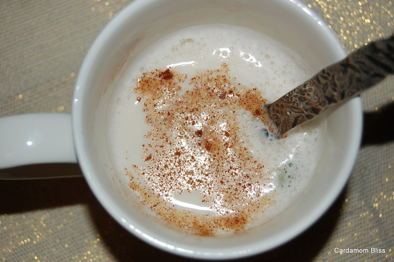 Cardamom Bliss: It's not your mamma's cooking: Warm Cardamom Milk