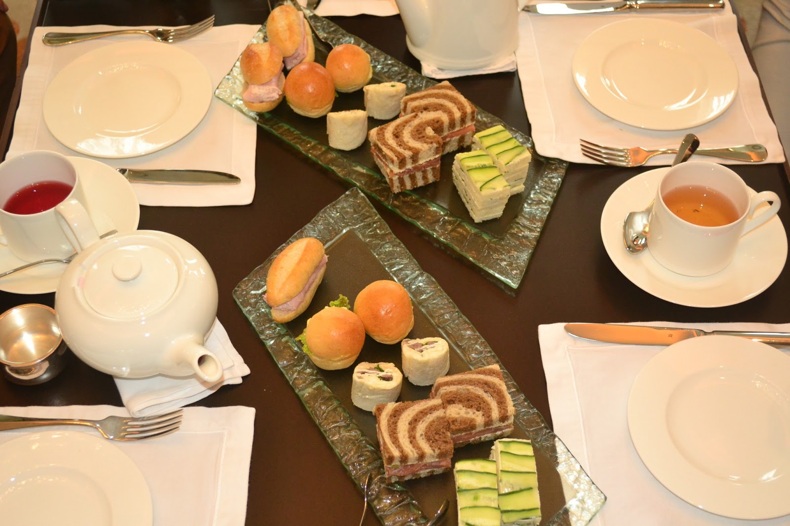 Perigargan: Writer's Bar Afternoon Tea (Raffles Hotel, Makati City)