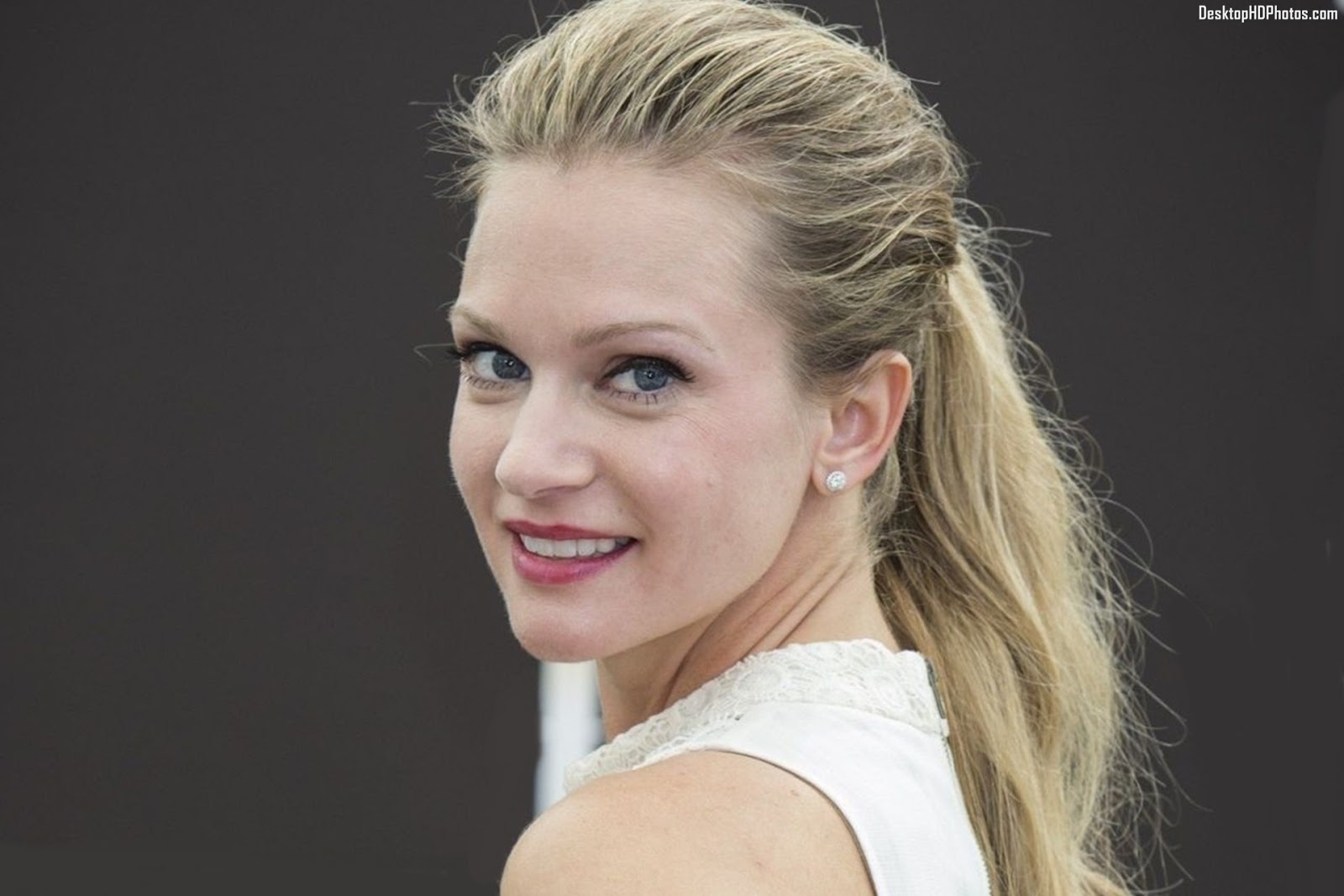 AJ Cook New HD Wallpapers - Images Wiki