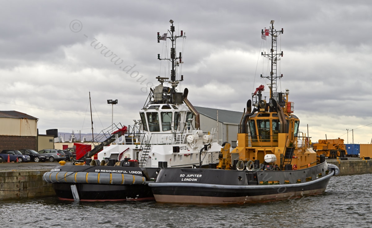 Dougie Coull Photography: River Clyde Activity Today
