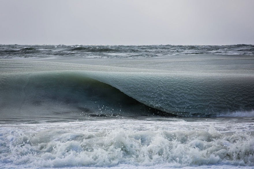 Freezing Ocean Waves In Nantucket Are Rolling In As Slush - Snow ...