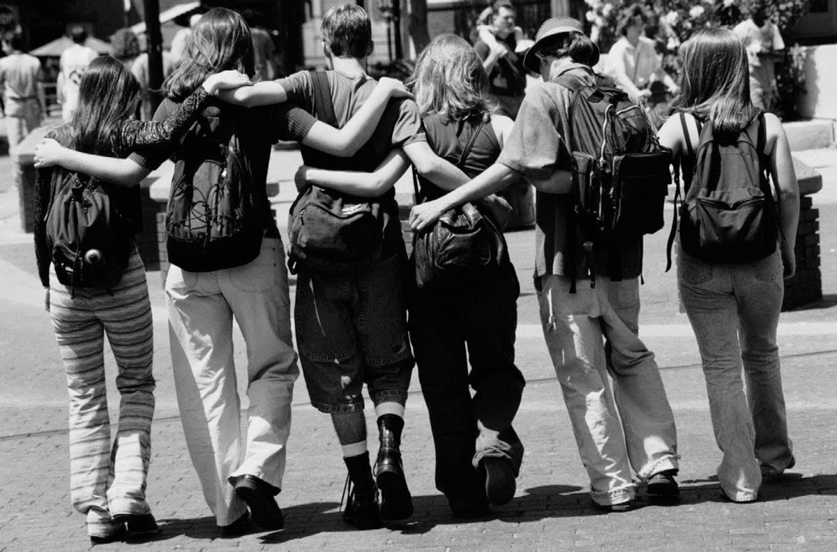 Gerinda Bai: REBELDE ADOLESCENCIA