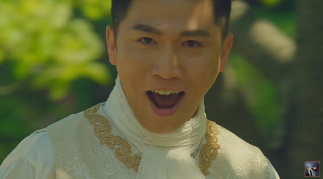 Check out maybe the first ever official commercial for Clash Royale ...