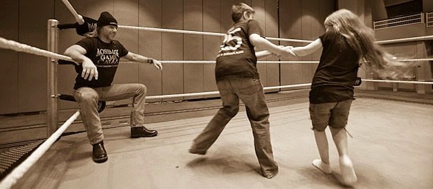 Top 10 rare pics of WWE superstars and their children 8 « Wrestlemania