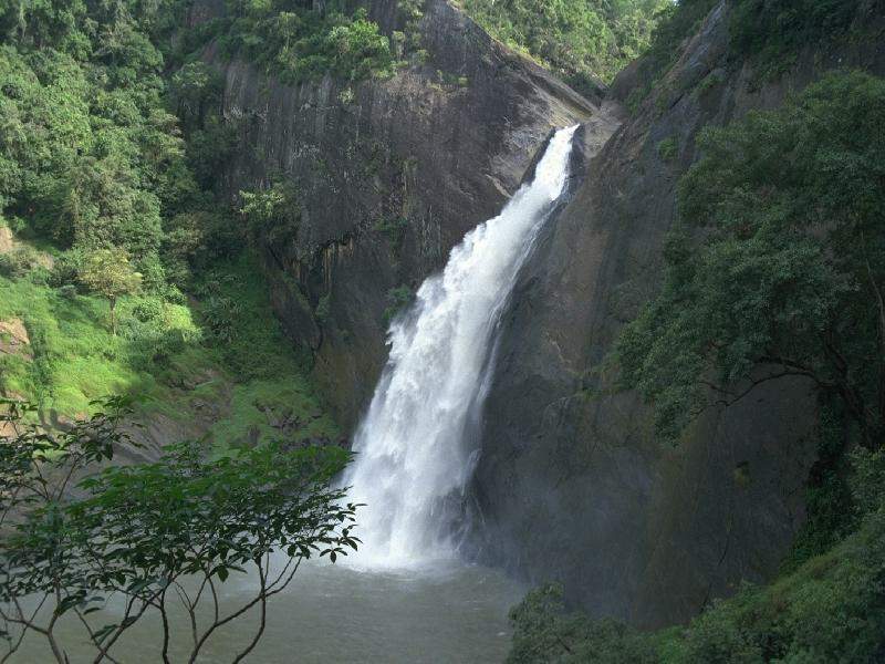 Sri Lankan Beauty: Dunhida Waterfall - wonderful waterfall in srilanka