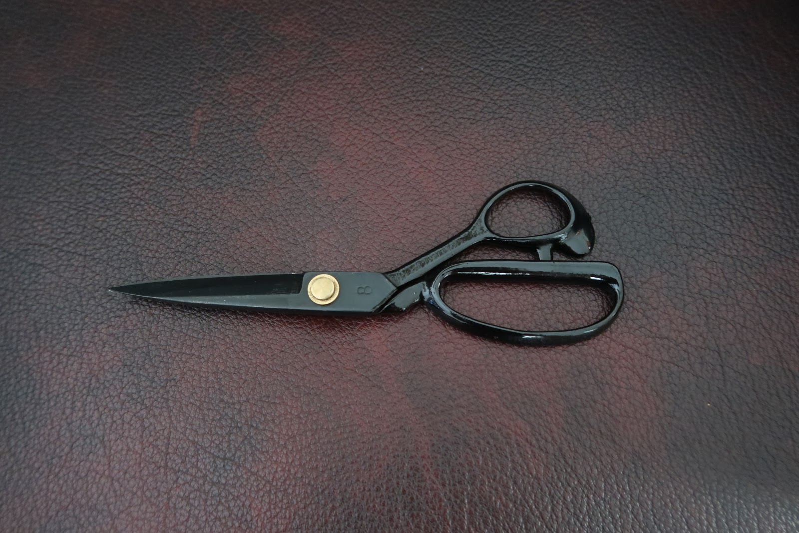 The Sky And The Wind: Gunting Jahit/Gunting Kain