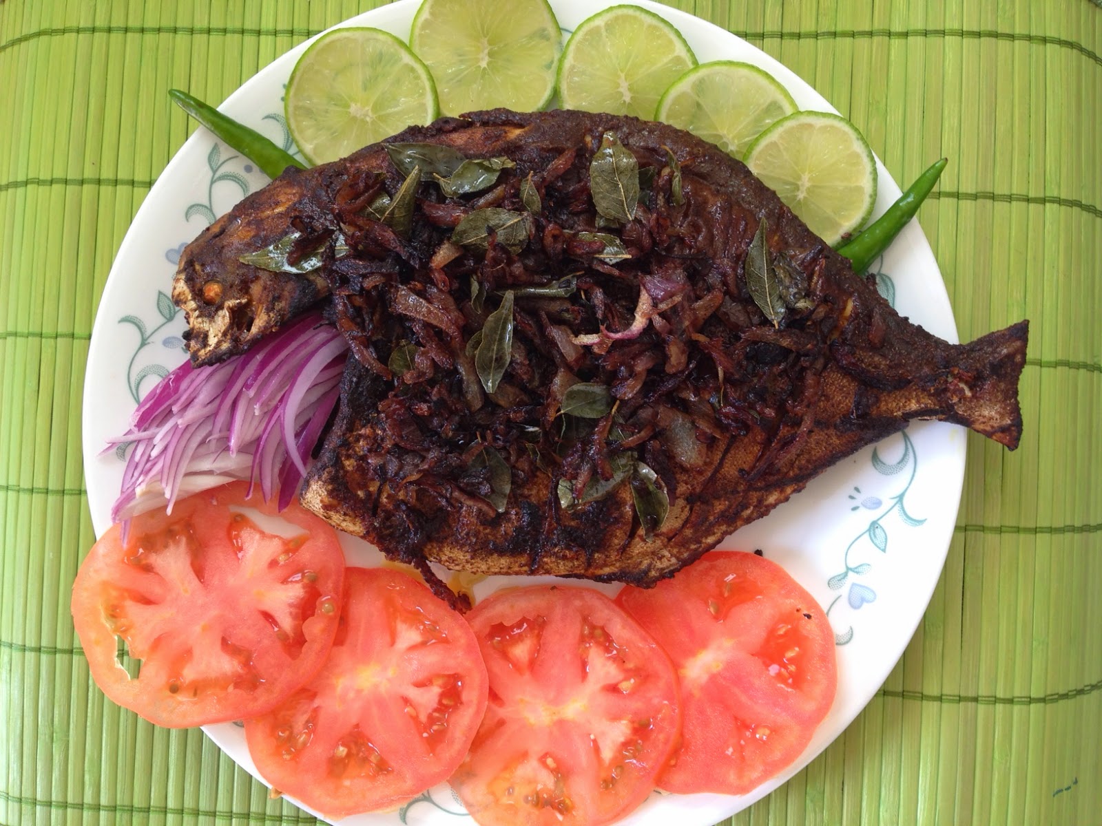 Grilled fish, Pomfret(Avoli) Meen Pollichathu in Kerala style ...