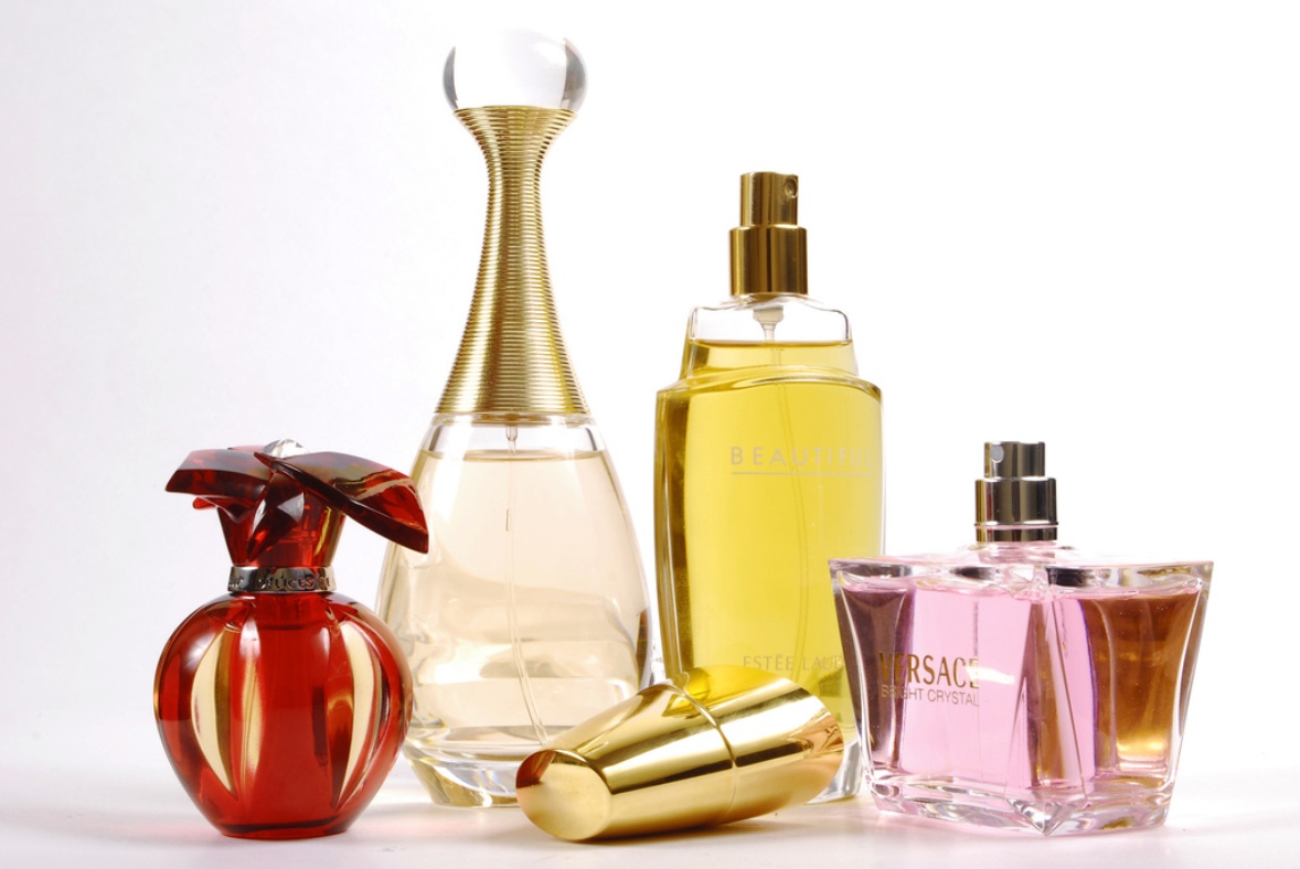 TIPS DE BELLEZA LOREN : COMO FIJAR TU PERFUME O LOCIÓN