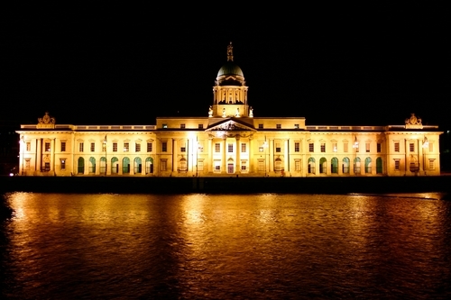 Around The World: Ireland - Language, Culture, Customs and Etiquette