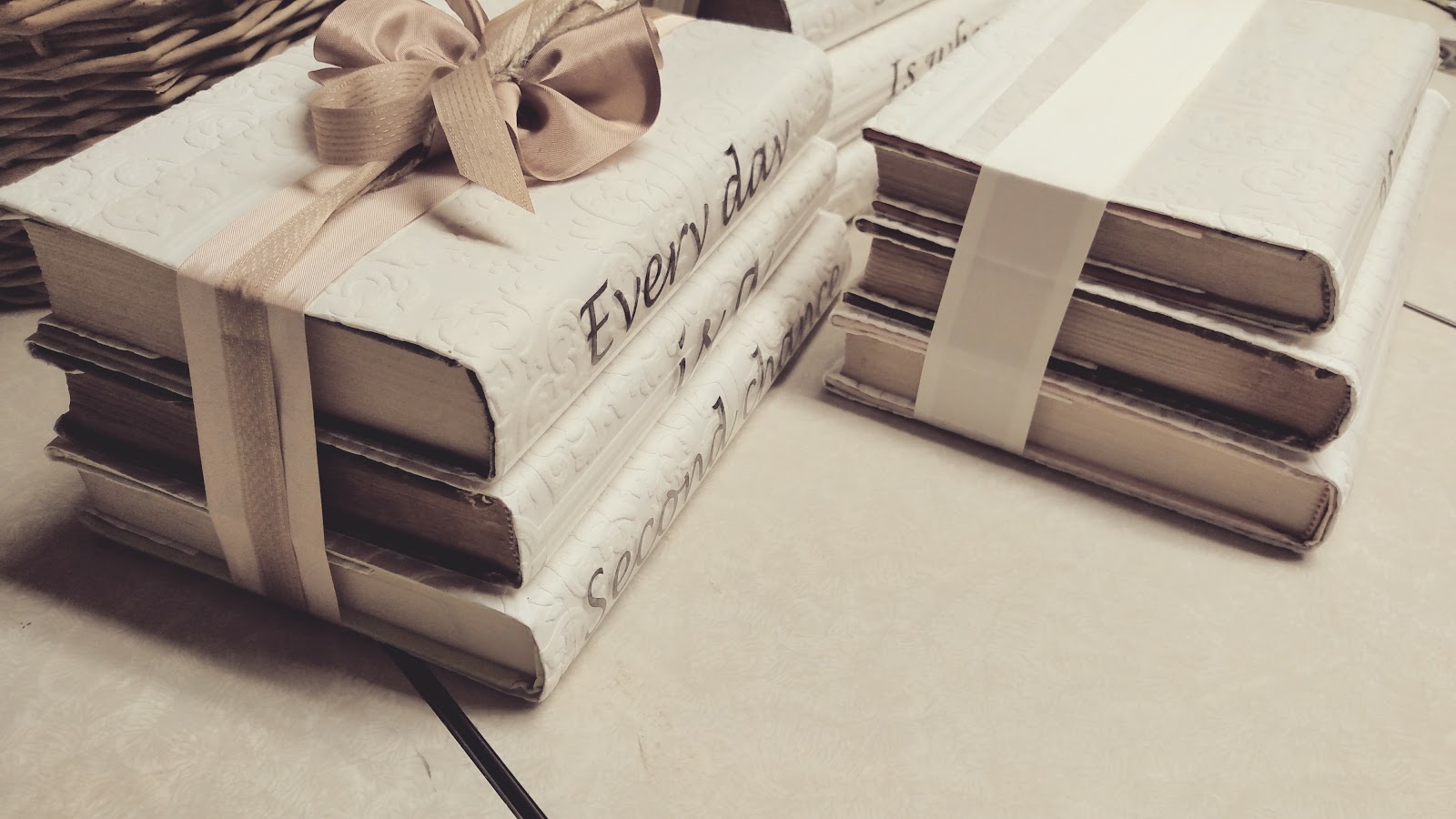 Red Tin Inn: Decorative book stacks Using vintage flocked wall paper ...