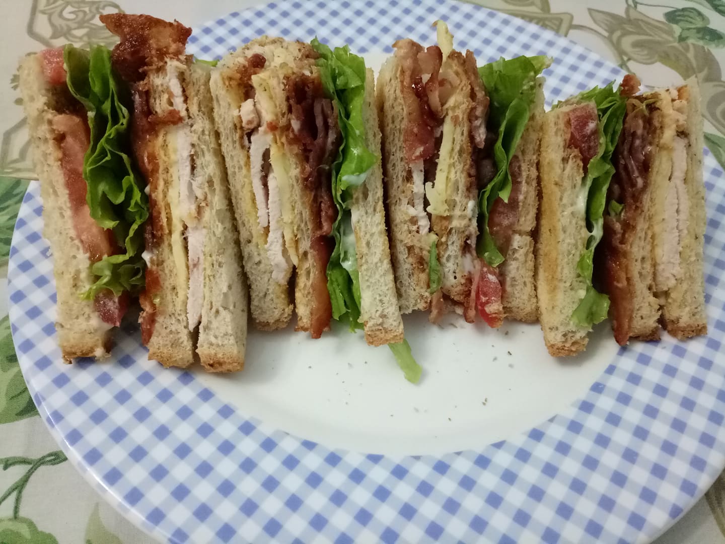 Lia's Food Journey: Steamed Bangus And Fried Chicken Ala Max's