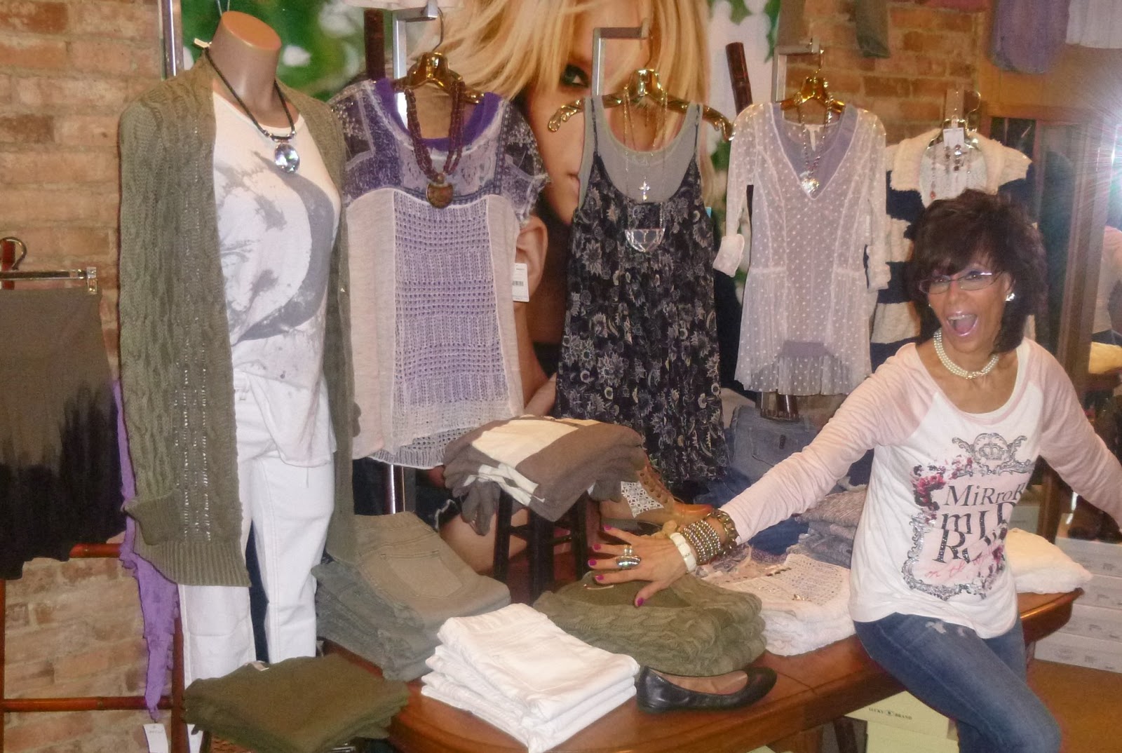 Addicted Jeans Store, We're the Jeans Fitting Experts!