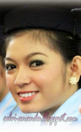 Kumpulan Terbaru Foto-Foto Selvi Ananda | Selvi Ananda™