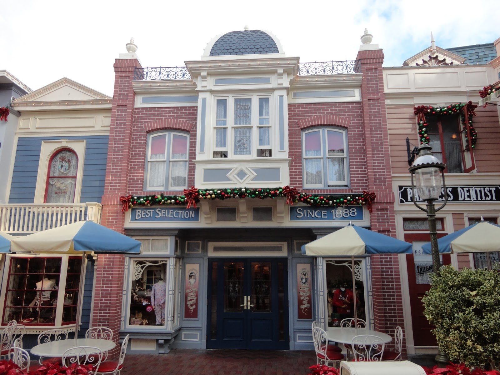 Disneyland: Main Street Market House Alleyway Best Selection 1888