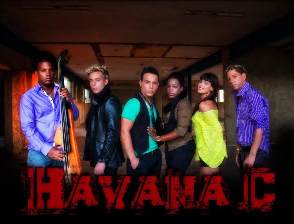 Yuly Y Havana C Bailando Video El Estanquillo