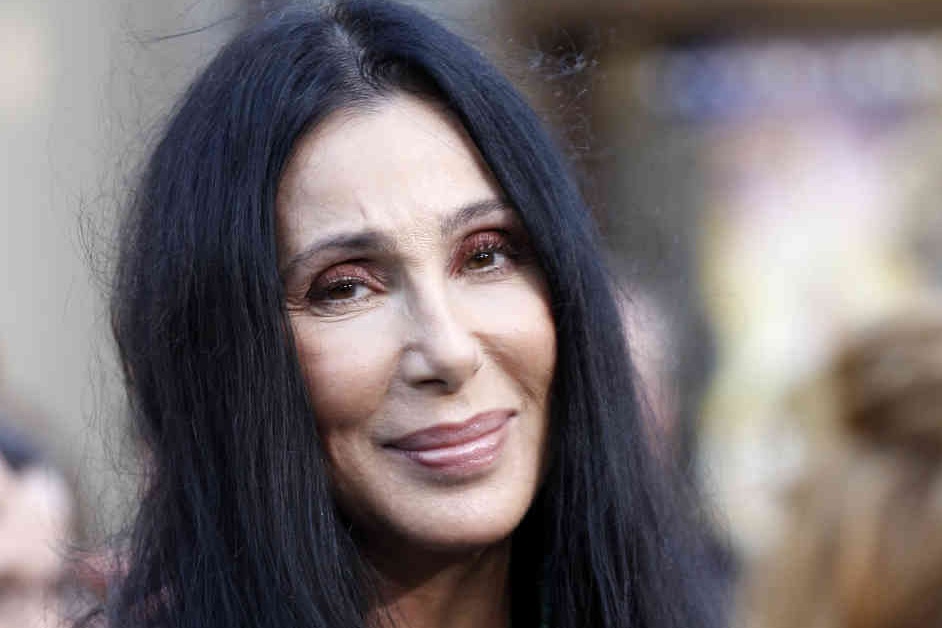Cher, a Deusa do Pop, completa 70 anos - Em Neon - Site