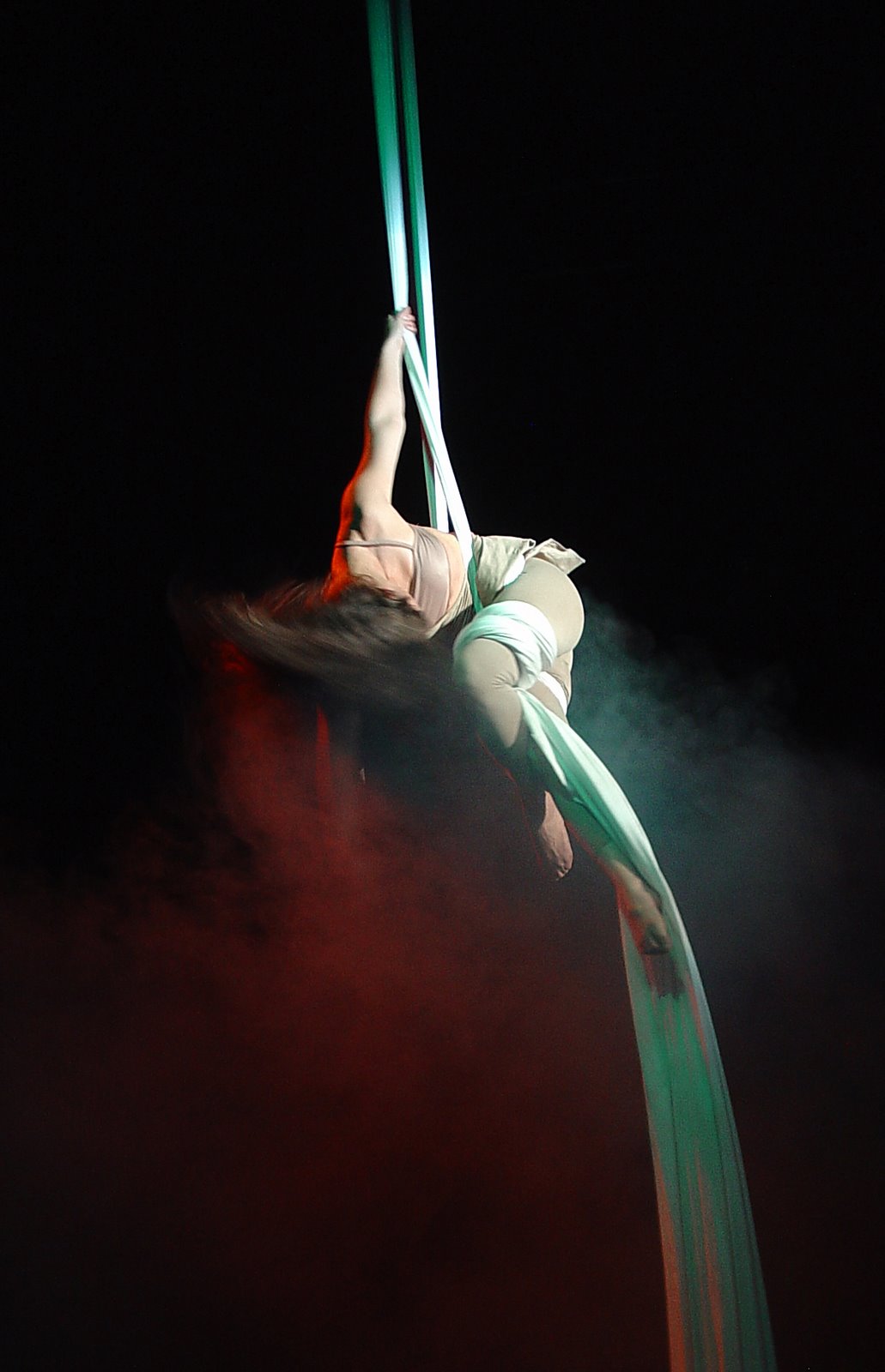 Danza Aérea Con Úrsula Carranza Clases De Performance Para Avanzados