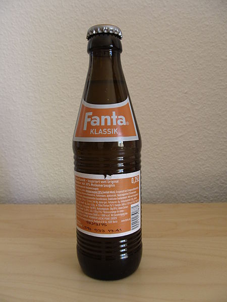 Fanta. Δημιουργήθηκε στη ναζιστική Γερμανία ως υποκατάστατο της Coca ...
