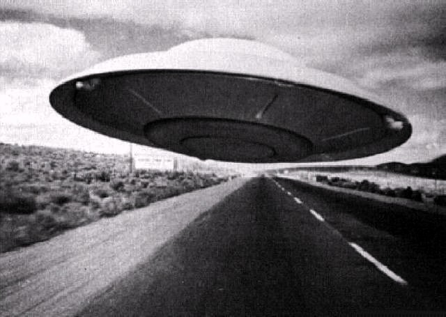 Divine Comedy Superstar...: "Flying Saucers"
