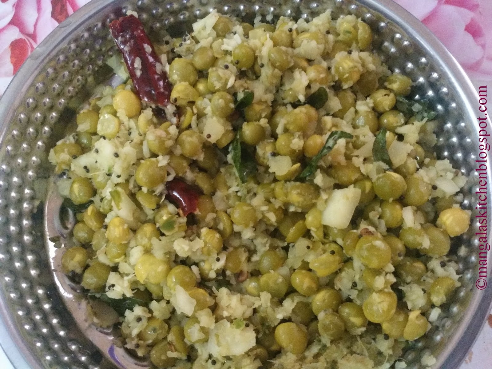 Green Peas Sundal | Pachai Pattani Sundal | Navaratri Sundal Recipes ...
