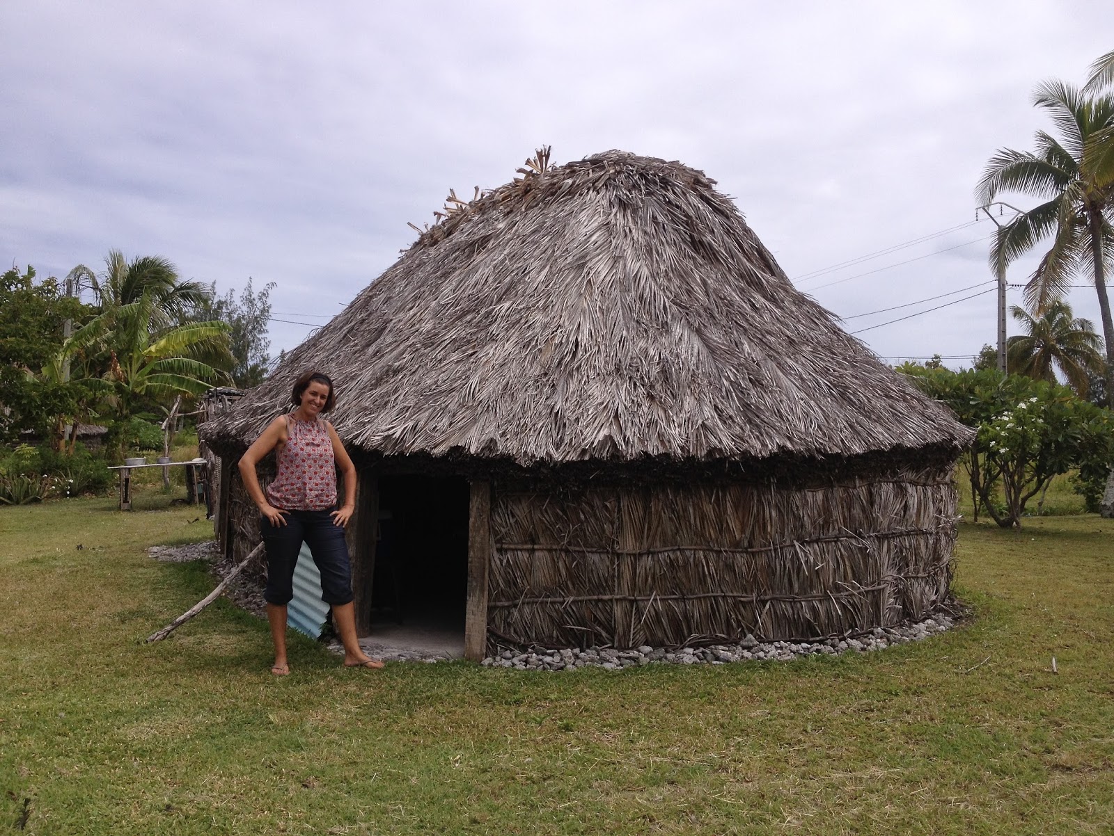 Voyage d'une Grenobloise à Ouvéa: L'habitat traditionnel en tribu à Ouvéa.