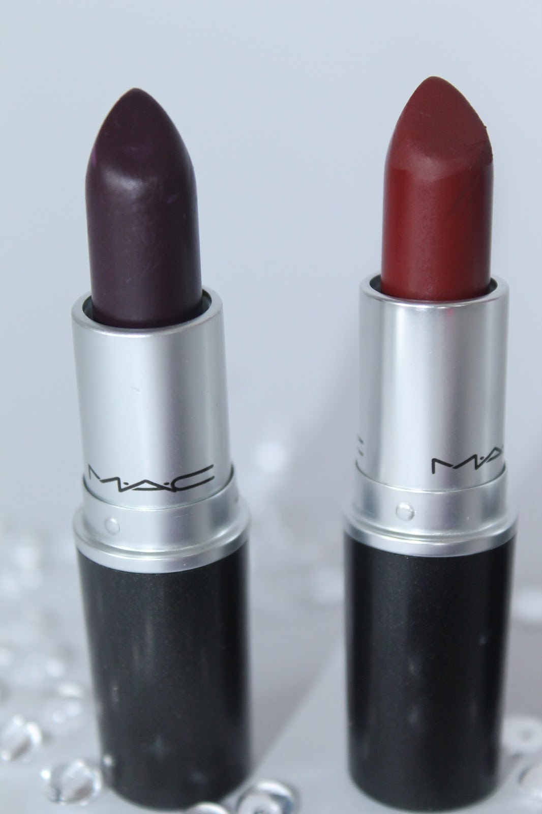 Tanz dich barfuß durch die Welt!: MAC Matte Lipstick "Instigator"