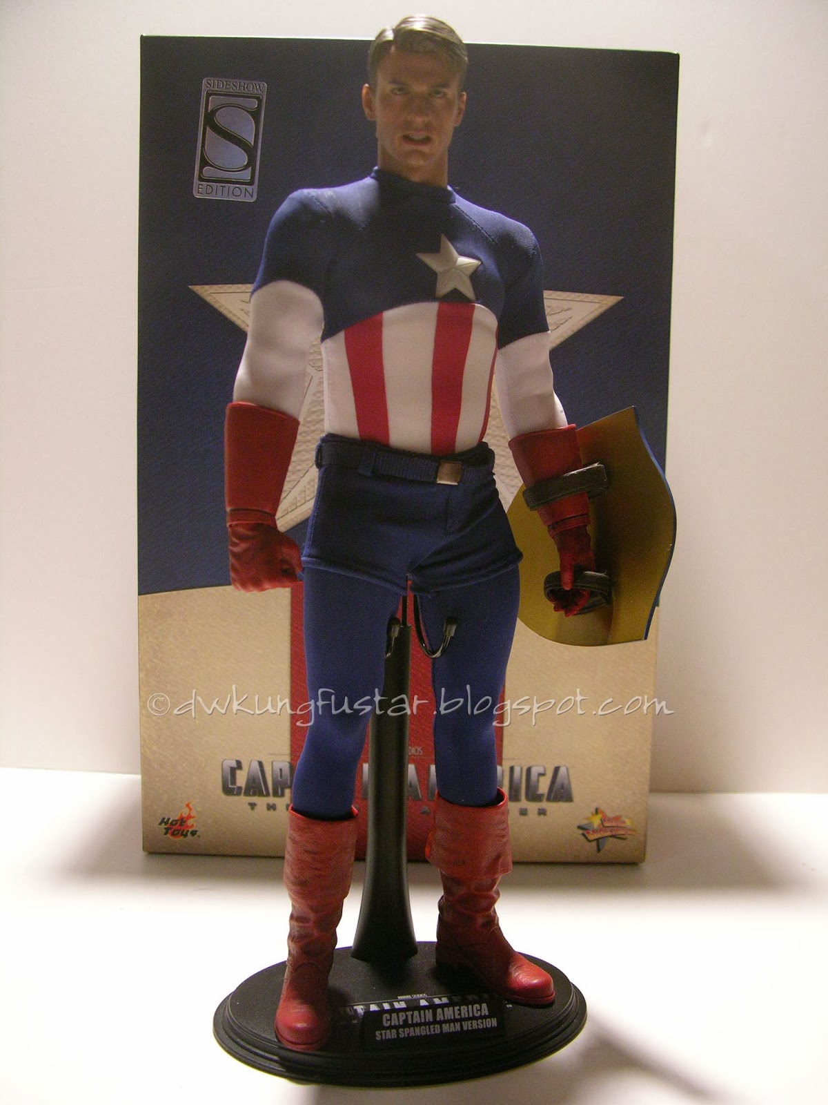 The Fire Rises as The Force Awakens: Hot Toys - Captain America (Star ...