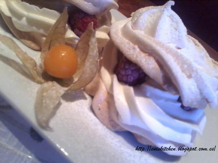 Eni's Kitchen: Merengue white snow - Bezea alba ca zapada
