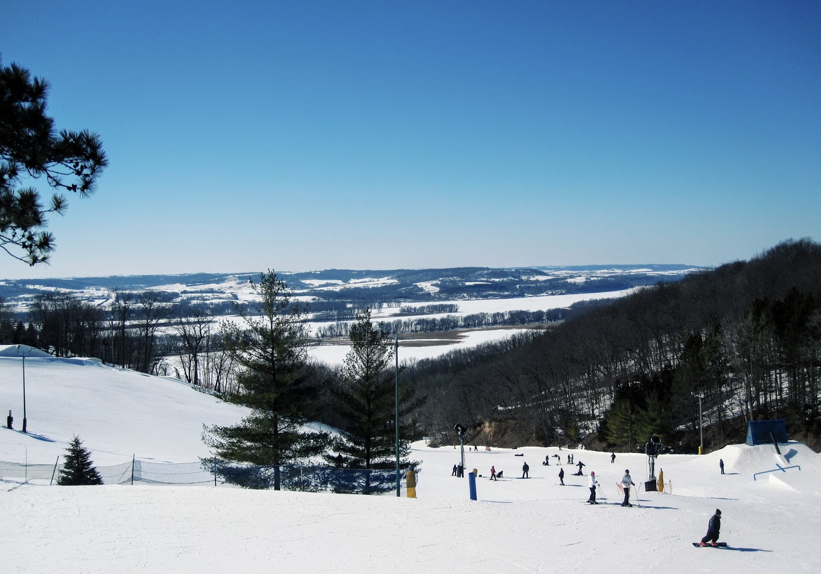 Blue House Story: Lyžování v Chestnut mountain (Illinois)