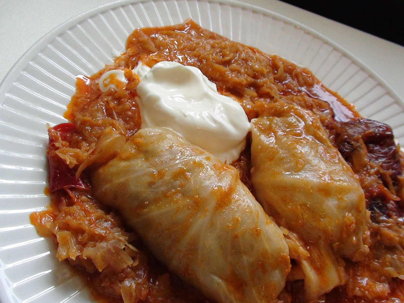 stuffed cabbage rolls recipe with sauerkraut