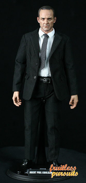 Fruitless Pursuits: Review: Hot Toys Agent Phil Coulson 1/6th Scale ...