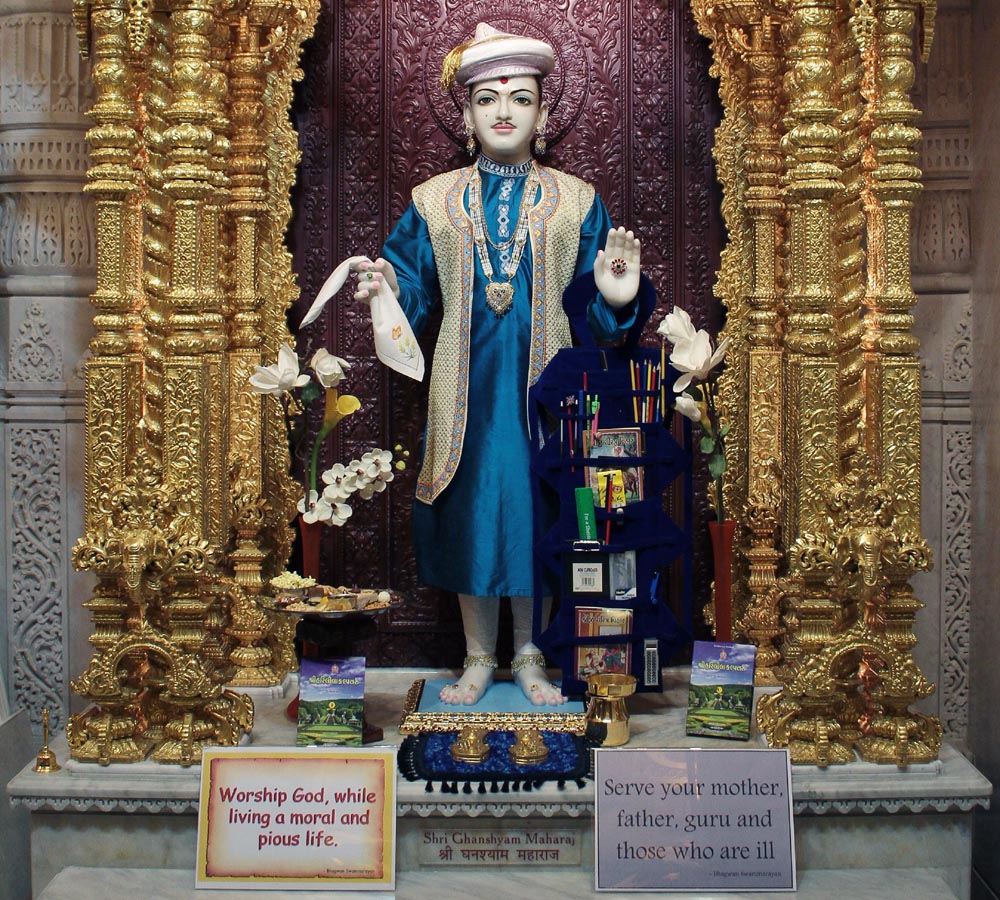 ShreeSwamiNarayanBhagwan: Daily Murti Darshan IN London