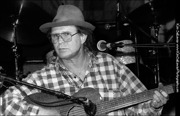 Kim Sallaway Photography Performances: Country Joe McDonald