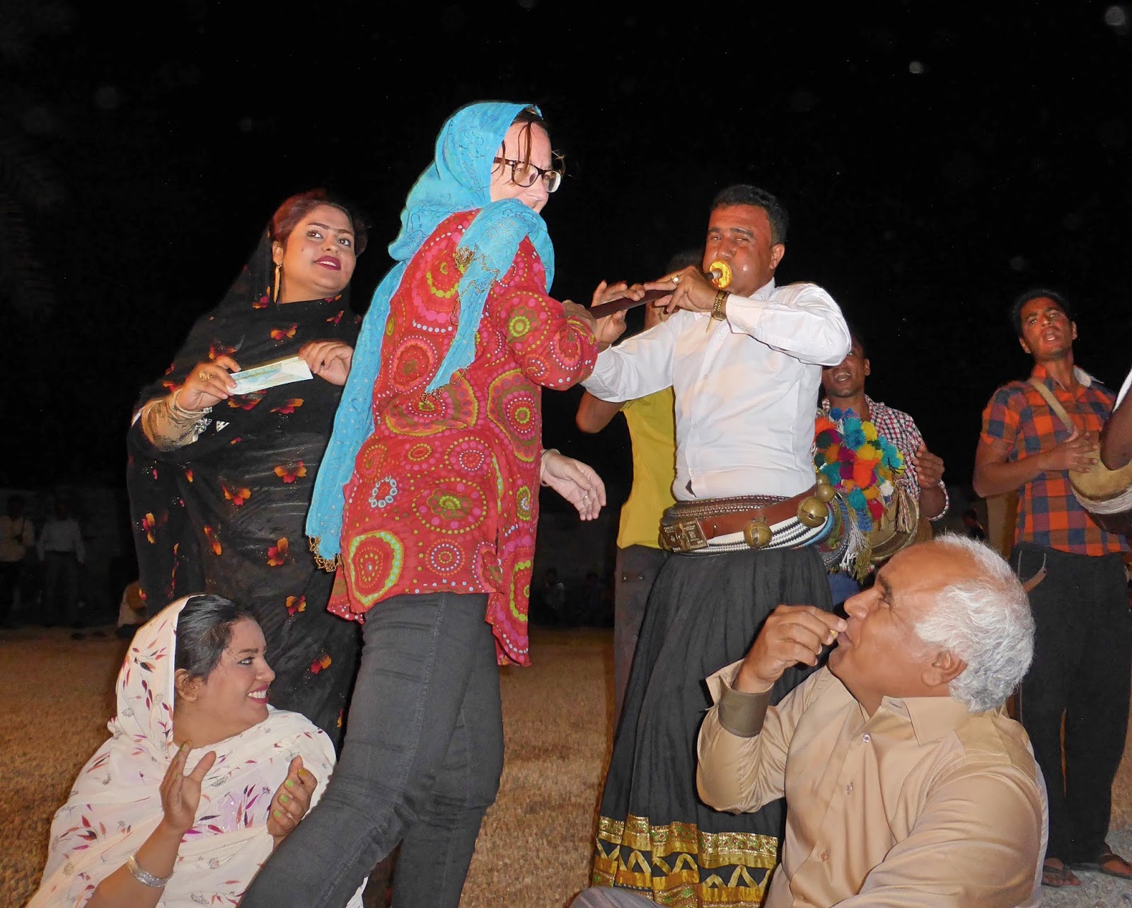 Slow Train Coming: A BANDARI BEGINNING- Bandar Abbas, Iran