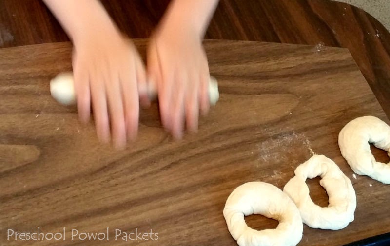 Baking With Preschoolers: Homemade Bagel Recipe! | Preschool Powol Packets