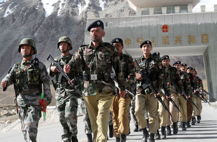 Pakistani & Chinese Joint Border Patrol | Pakistan Military Review