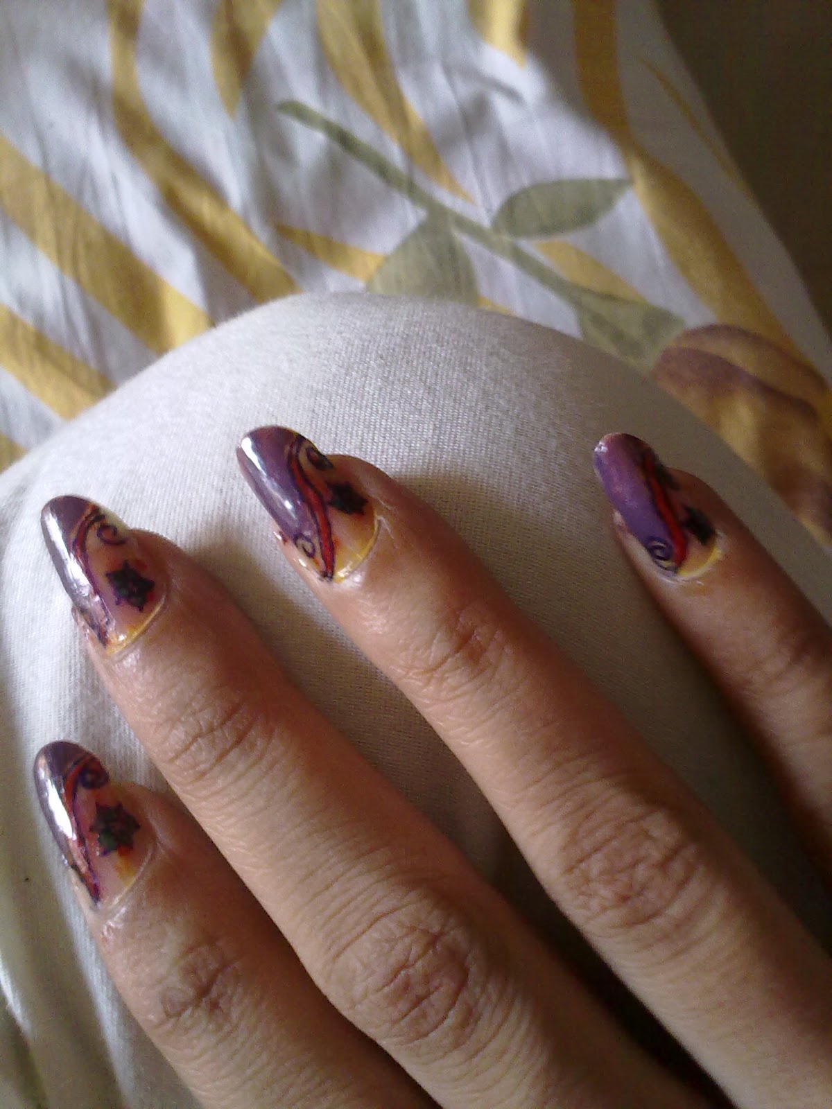 Nail art: 6 different nail art designs