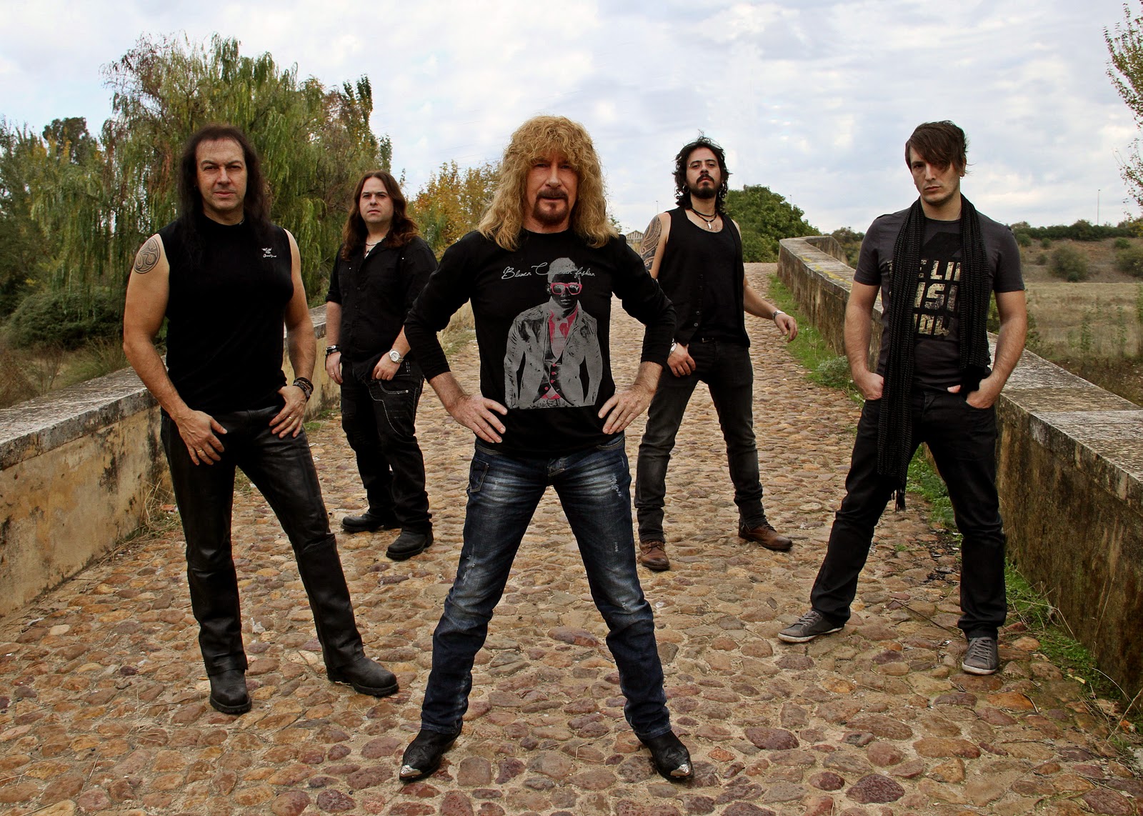 La Luz es el proyecto paralelo de tres componentes de Medina Azahara ...