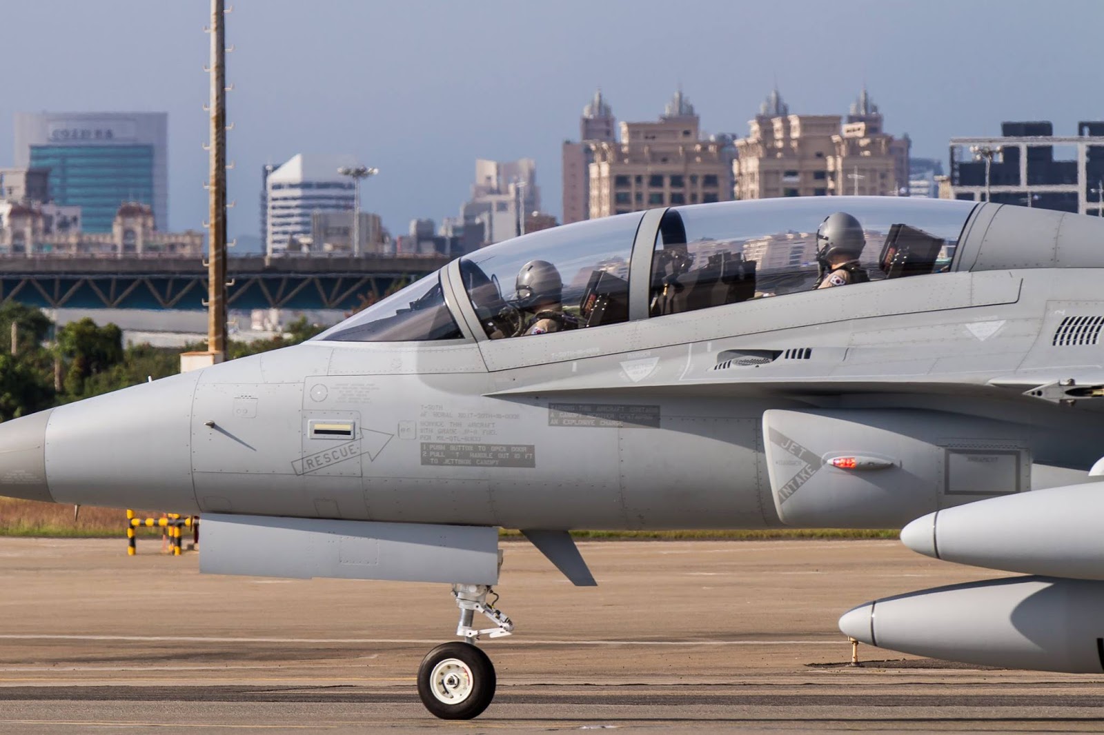 THAIDEFENSE-NEWS: ข้อมูล T-50TH ของกองทัพอากาศ