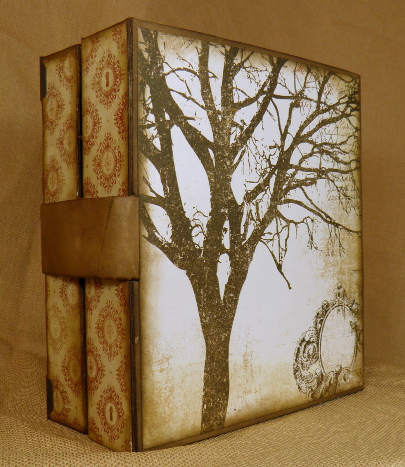 ScrappyLeggDesigns: Finished Hybrid Mini Scrapbook Album